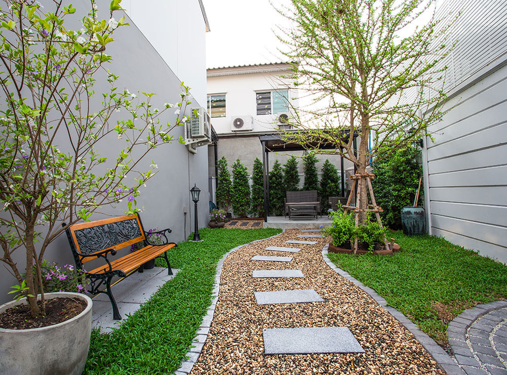 50 Stylish Backyard Landscaping Ideas | Install-It Direct