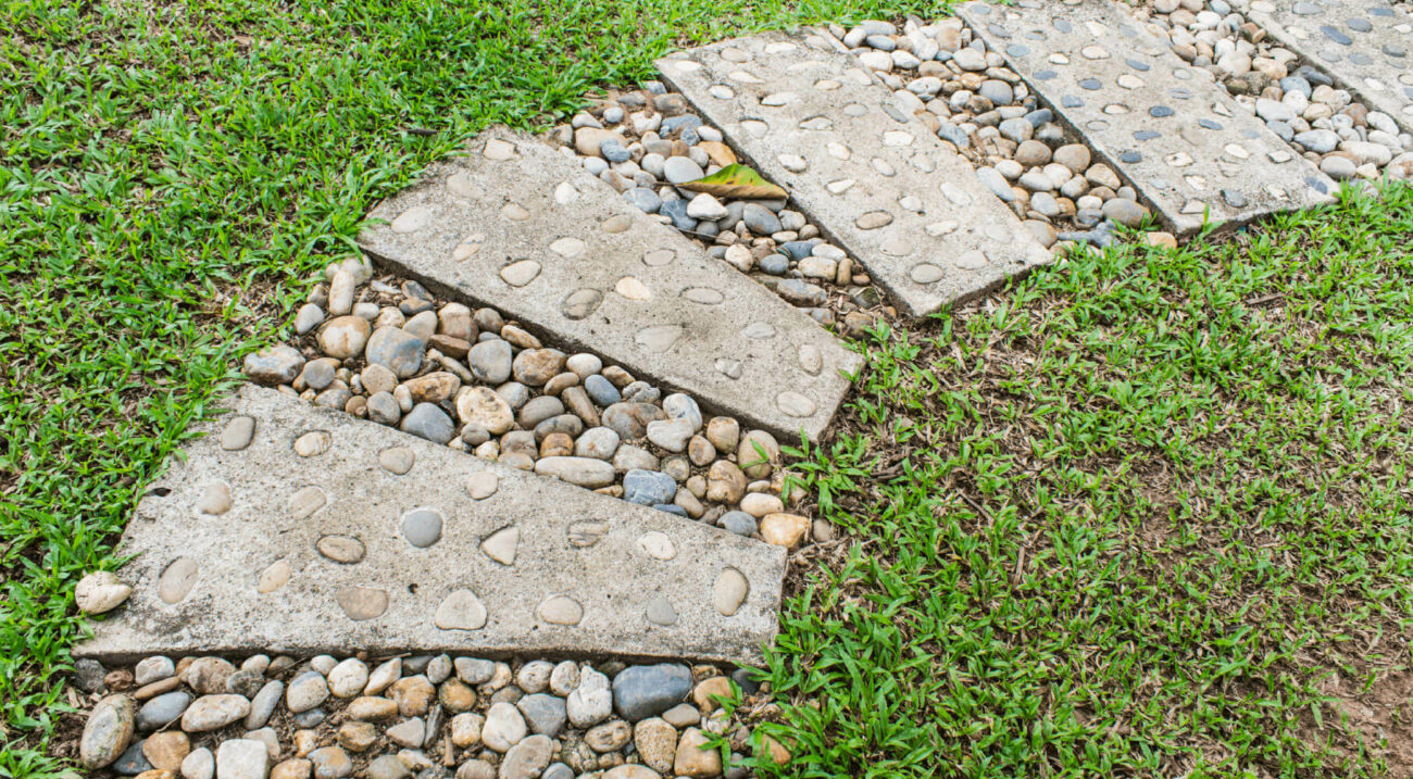 9 Stepping Stone Walkway Ideas + Designs | Install It Direct