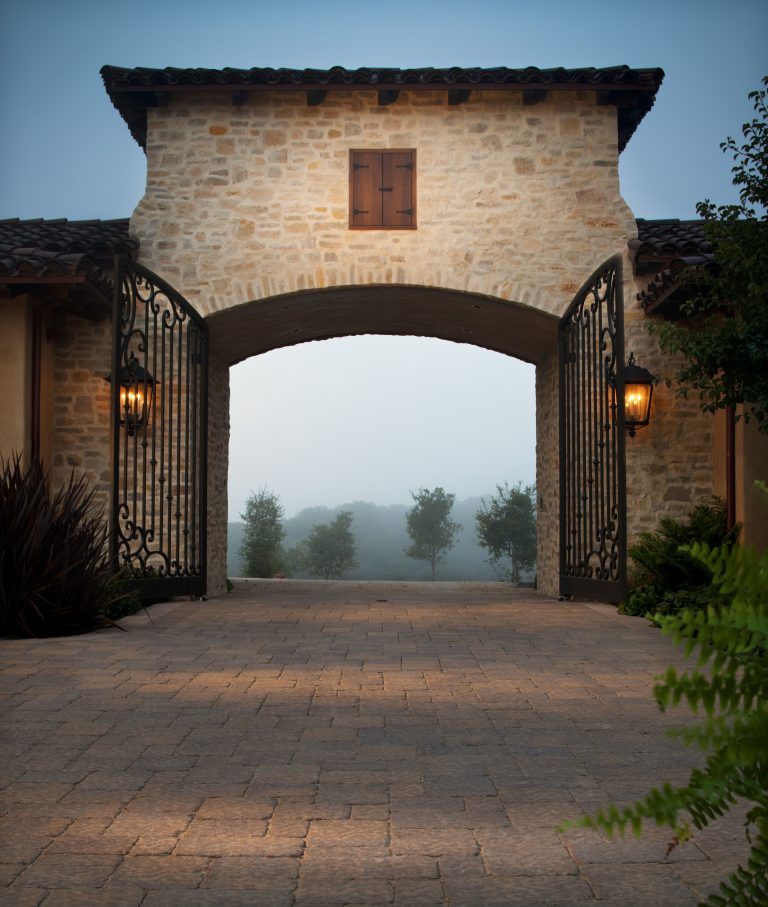 Driveway Lights Guide: Outdoor Lighting Ideas + Tips | Install-It-Direct