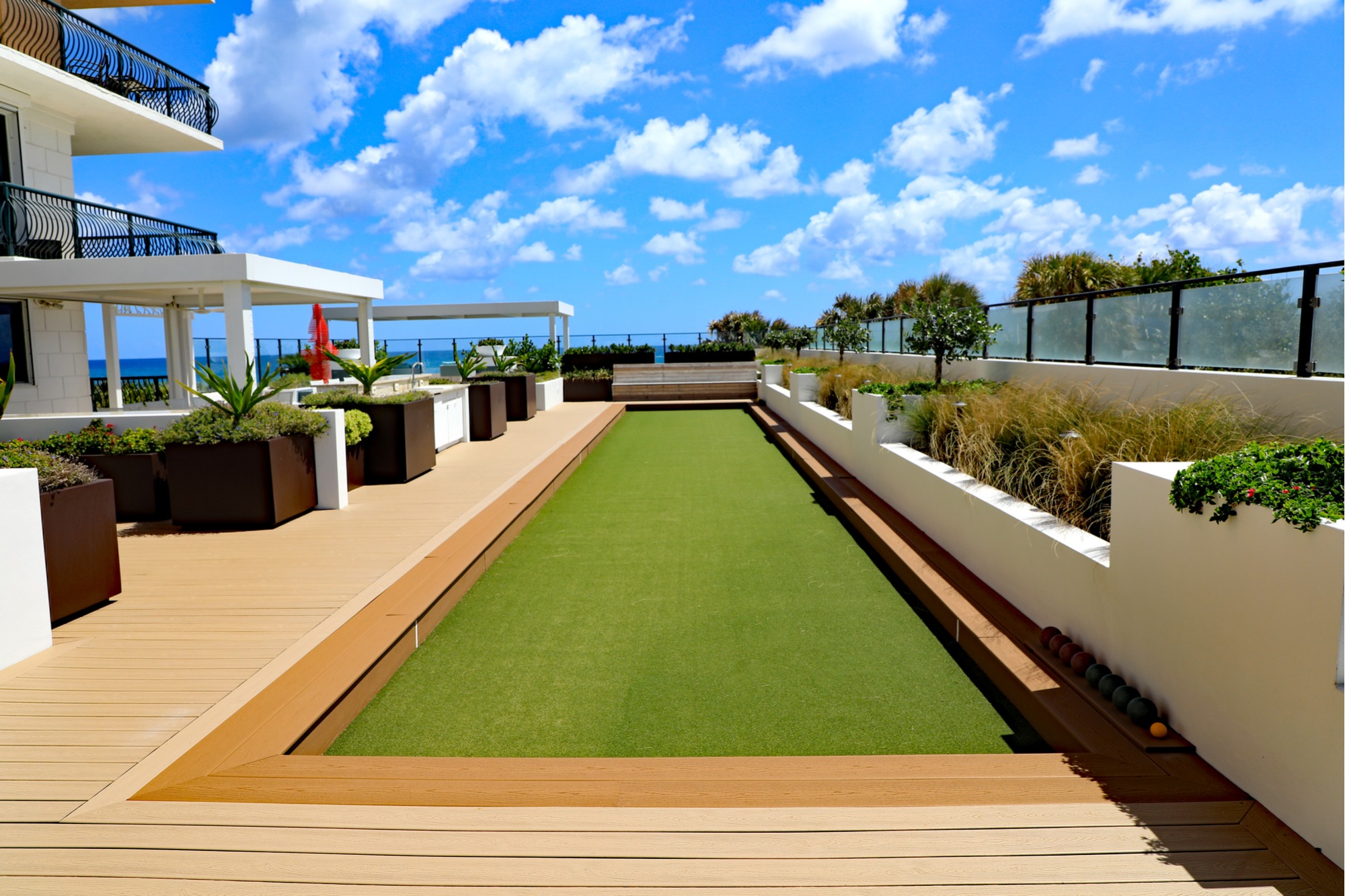 Your Artificial Grass Maintenance Guide (Spring Edition) | INSTALL-IT ... Your Artificial Grass Maintenance Guide (Spring Edition) | INSTALL-IT ...