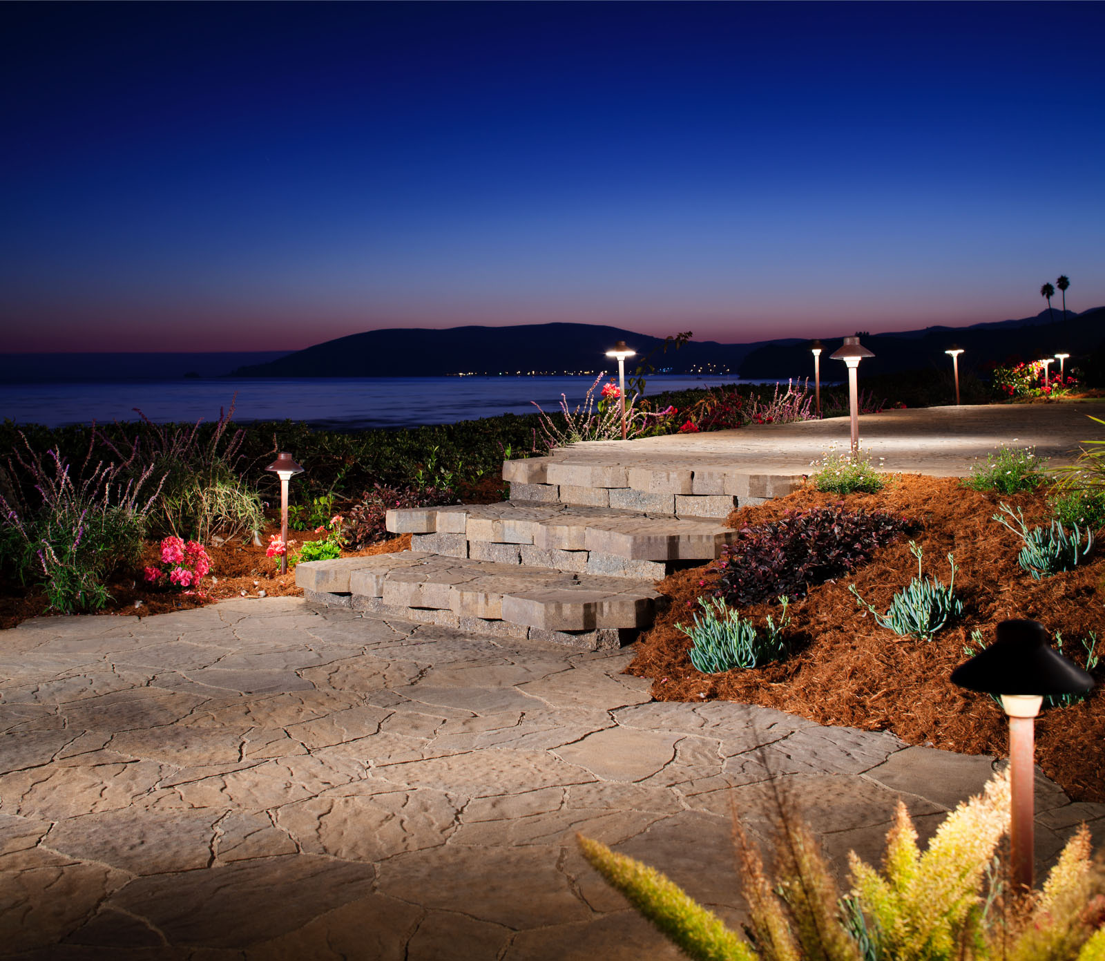 How to Design Landscape Lighting - INSTALL-IT-DIRECT