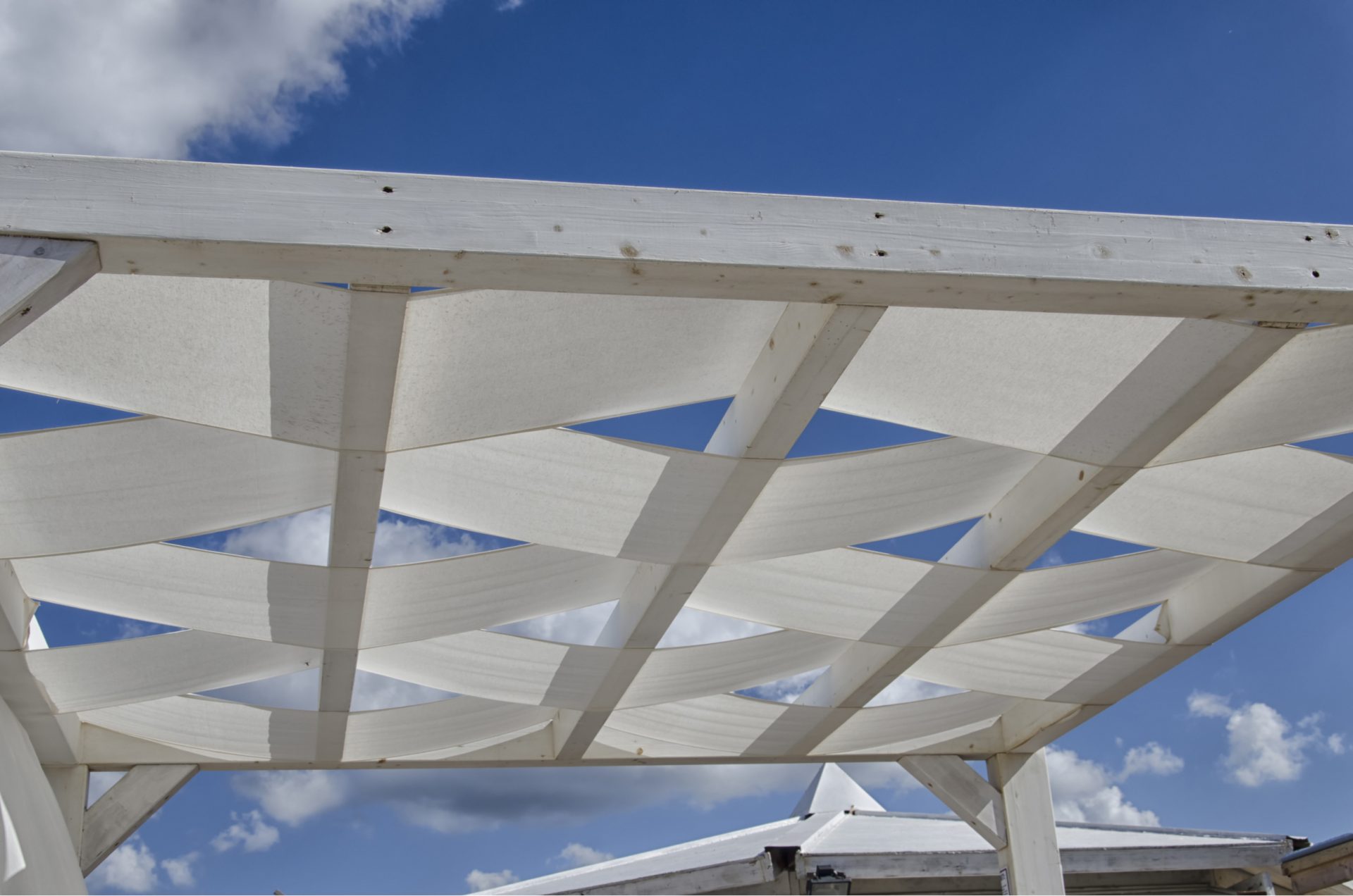 How to Make a Pergola Cover for Shade - INSTALL-IT-DIRECT